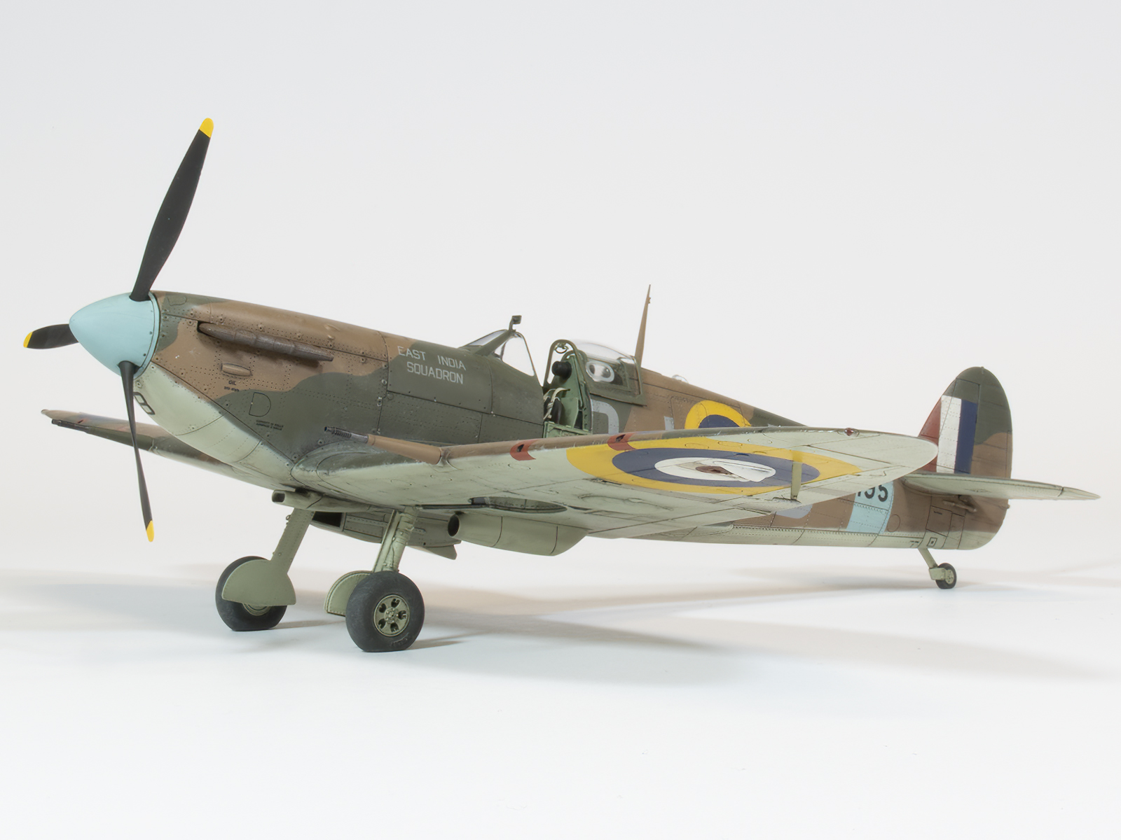 Spitfire Mk.Vb R7195 QJ-B "Holmewood I" of the 92sqn, Biggin Hill Wing ...